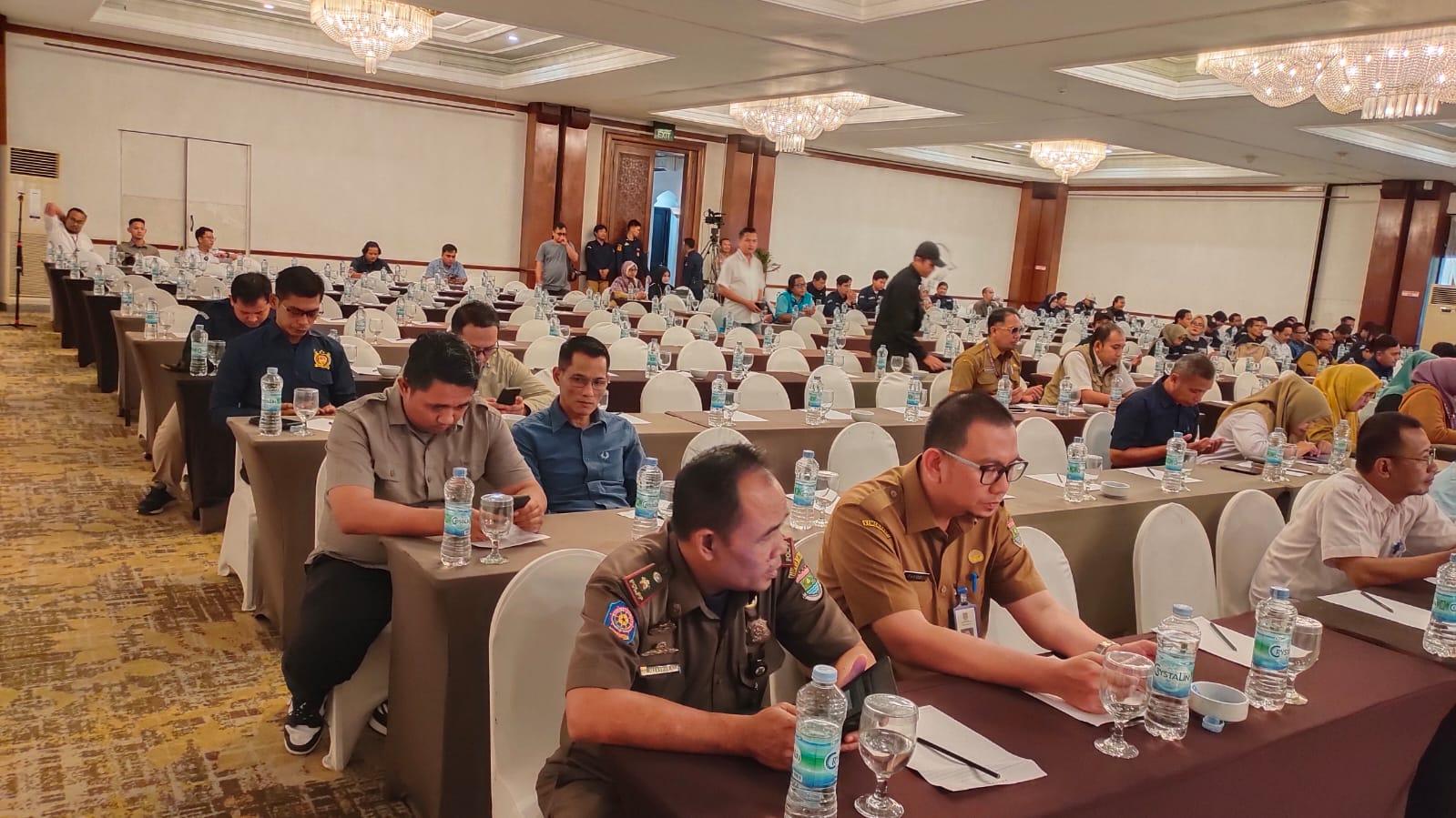 Polresta Tangerang Amankan Rapat Pleno Rekapitulasi Hasil Penghitungan Suara Pilkada Serentak ...